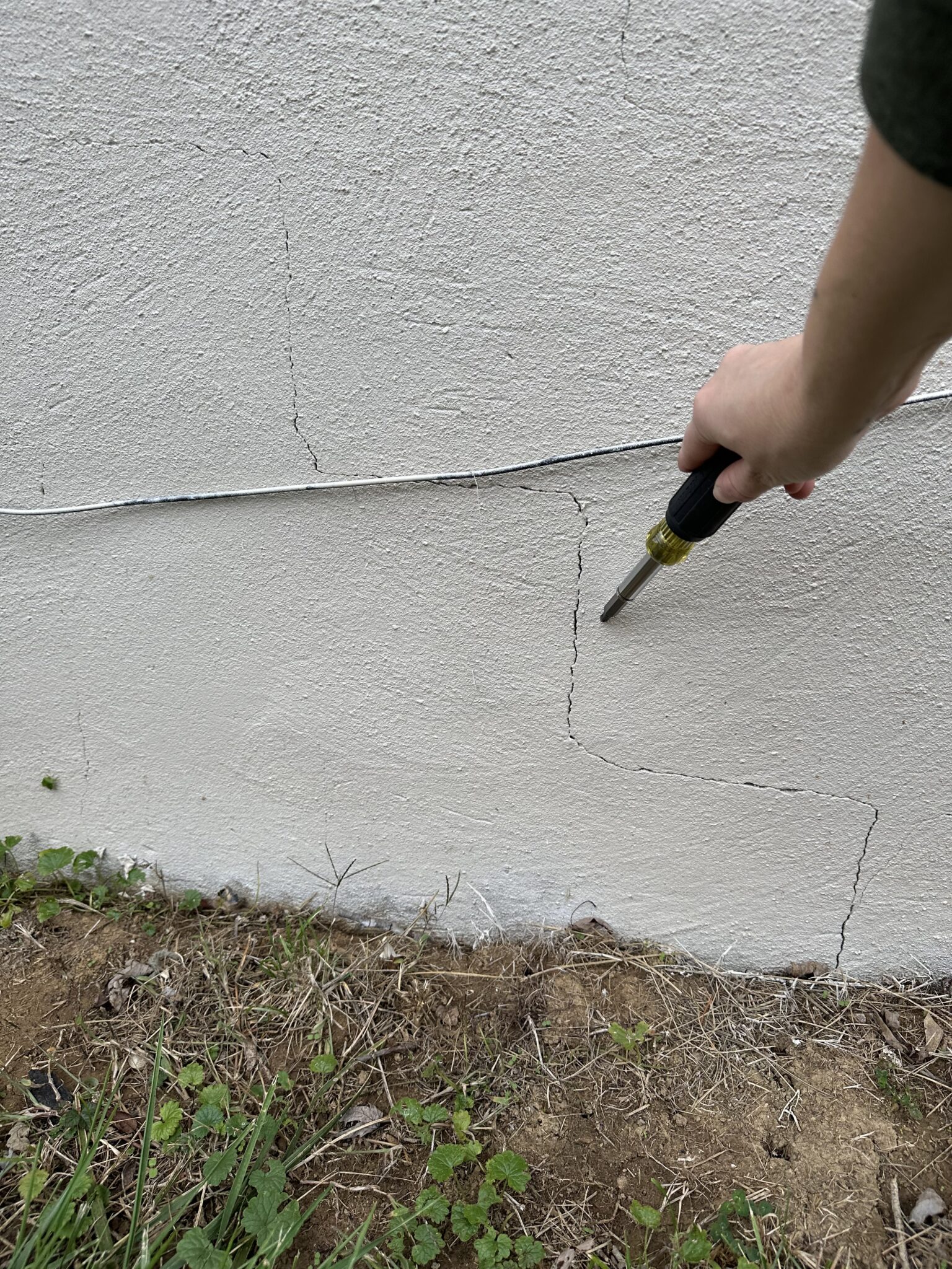 Foundation Cracks: What to look for and WARNING signs